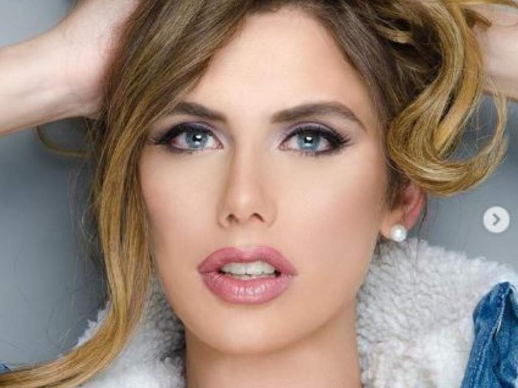Angela Ponce Wallpapers - Wallpaper Cave