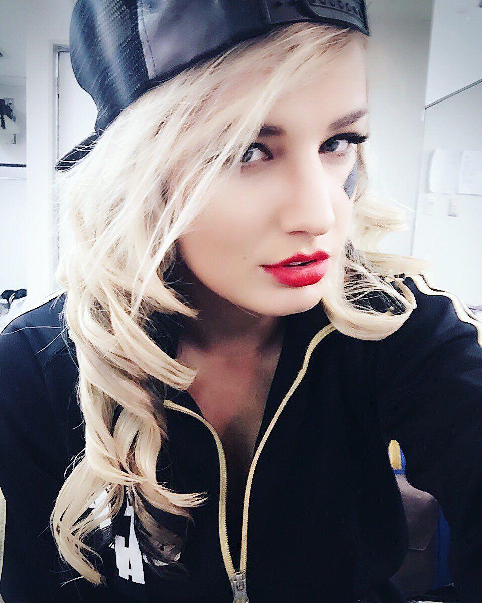 Toni Storm Wallpapers - Wallpaper Cave