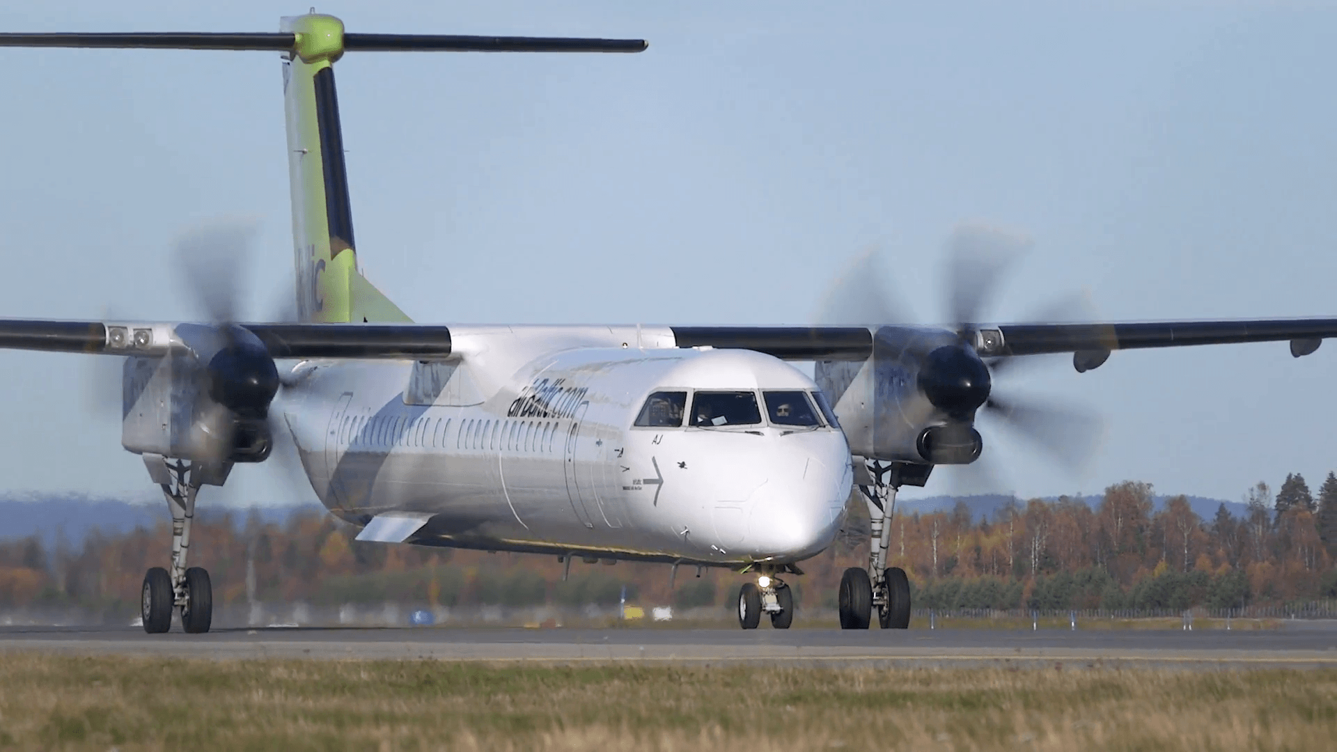 Bombardier Dash 8 Wallpapers - Wallpaper Cave
