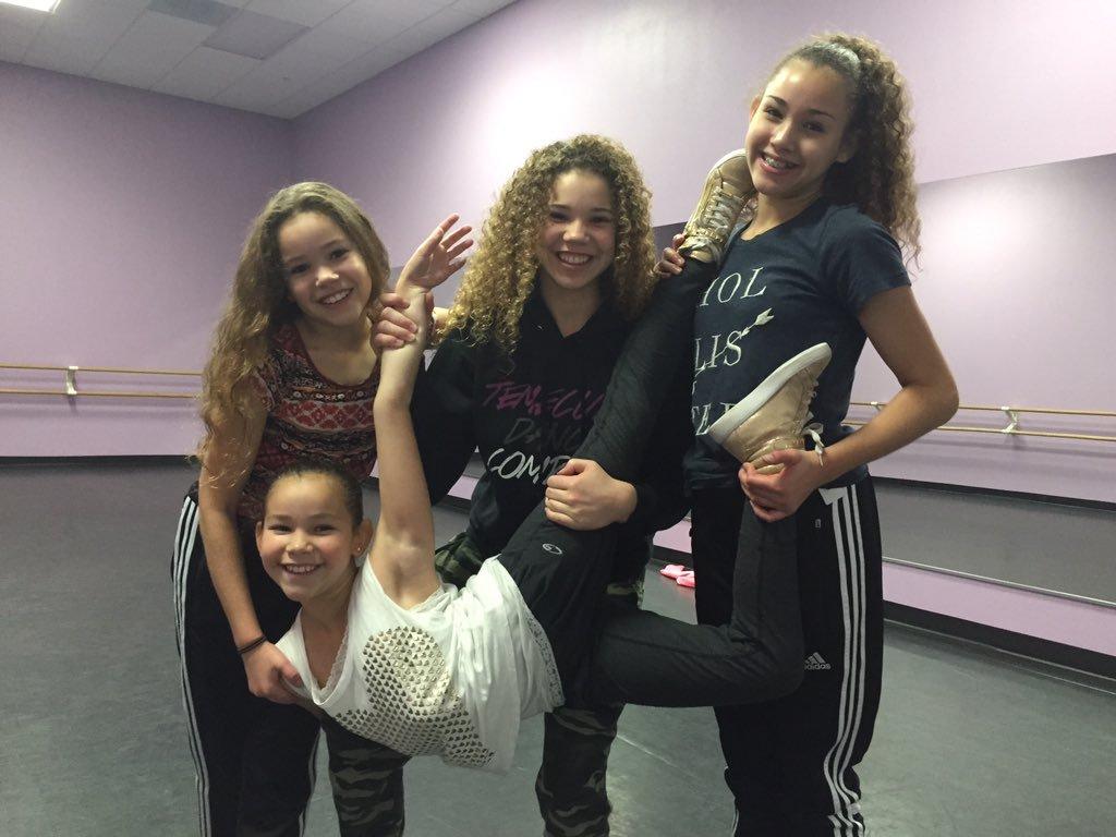 Haschak Sisters Wallpapers - Wallpaper Cave