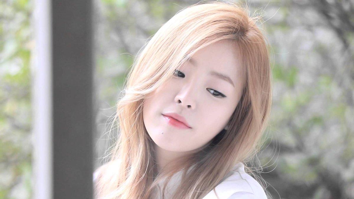 Jeon Minju Wallpapers - Wallpaper Cave