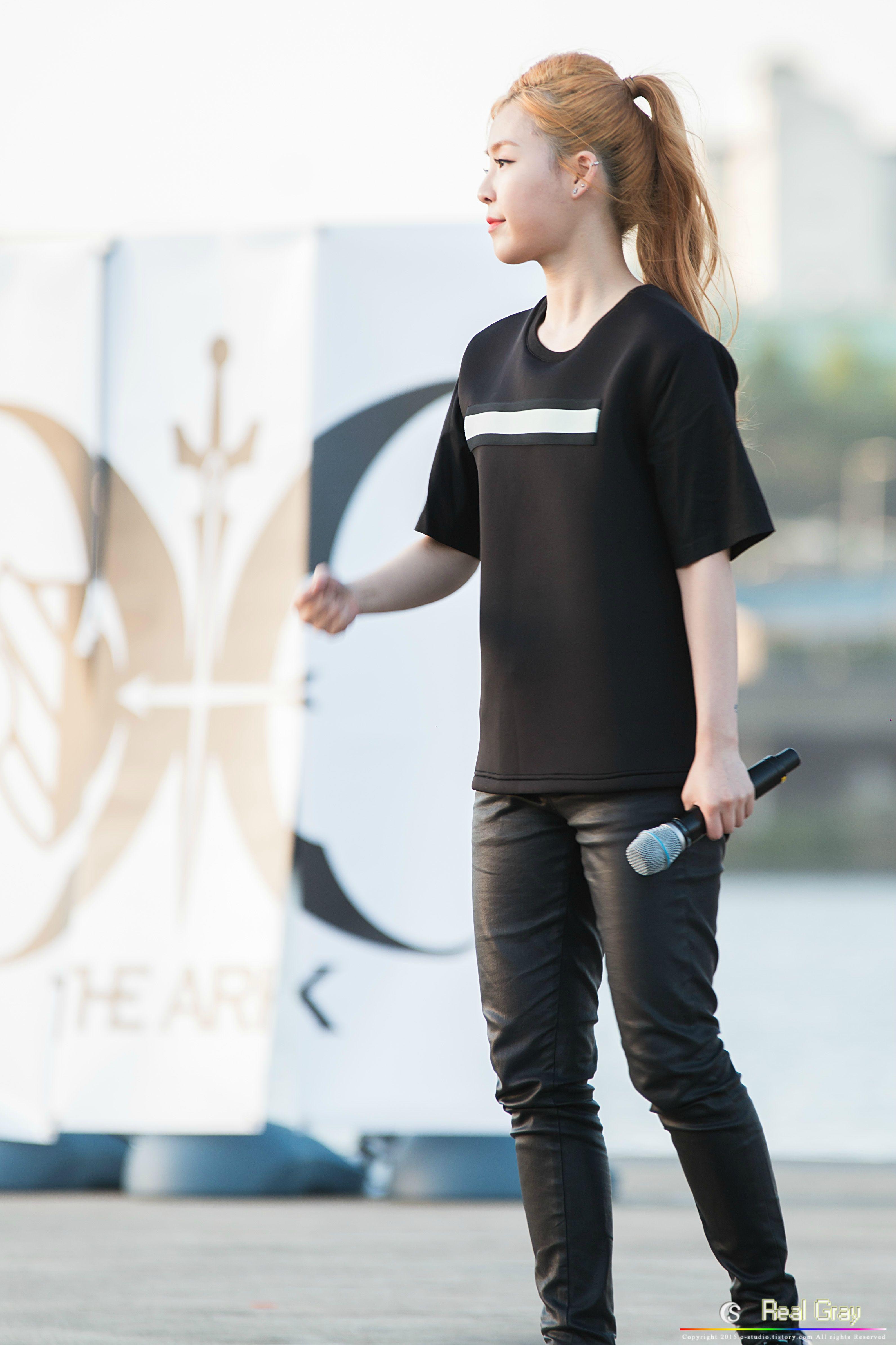 Jeon Minju Wallpapers - Wallpaper Cave