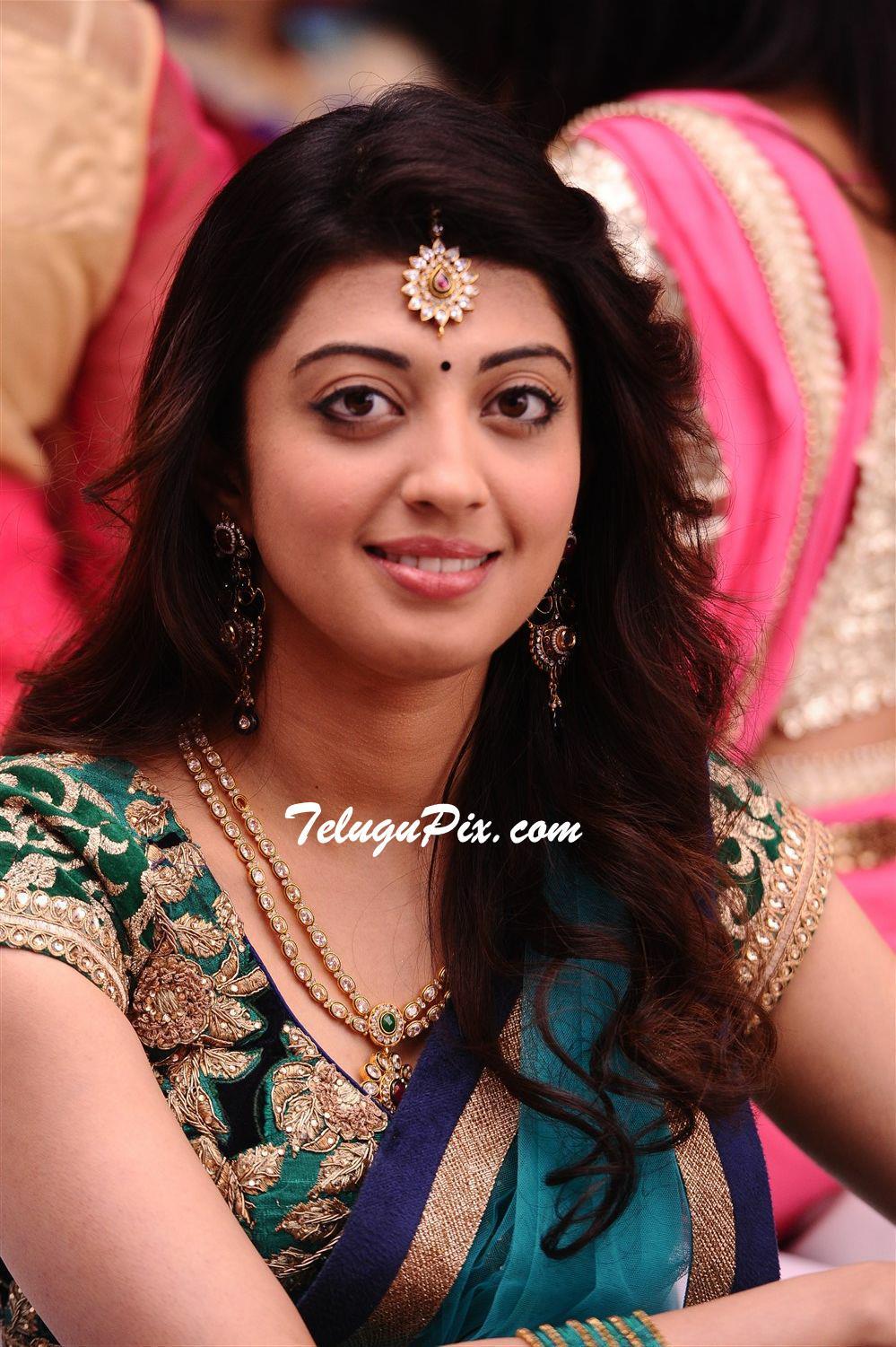 Pranitha Subhash Wallpapers - Wallpaper Cave