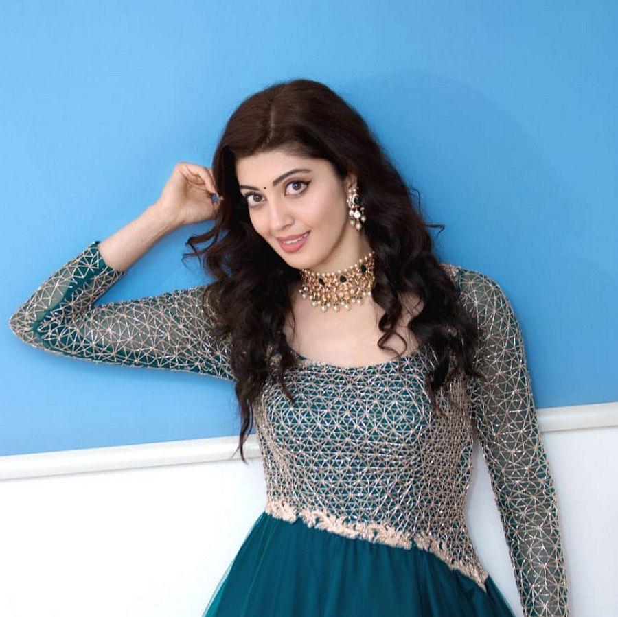Pranitha Subhash Wallpapers - Wallpaper Cave