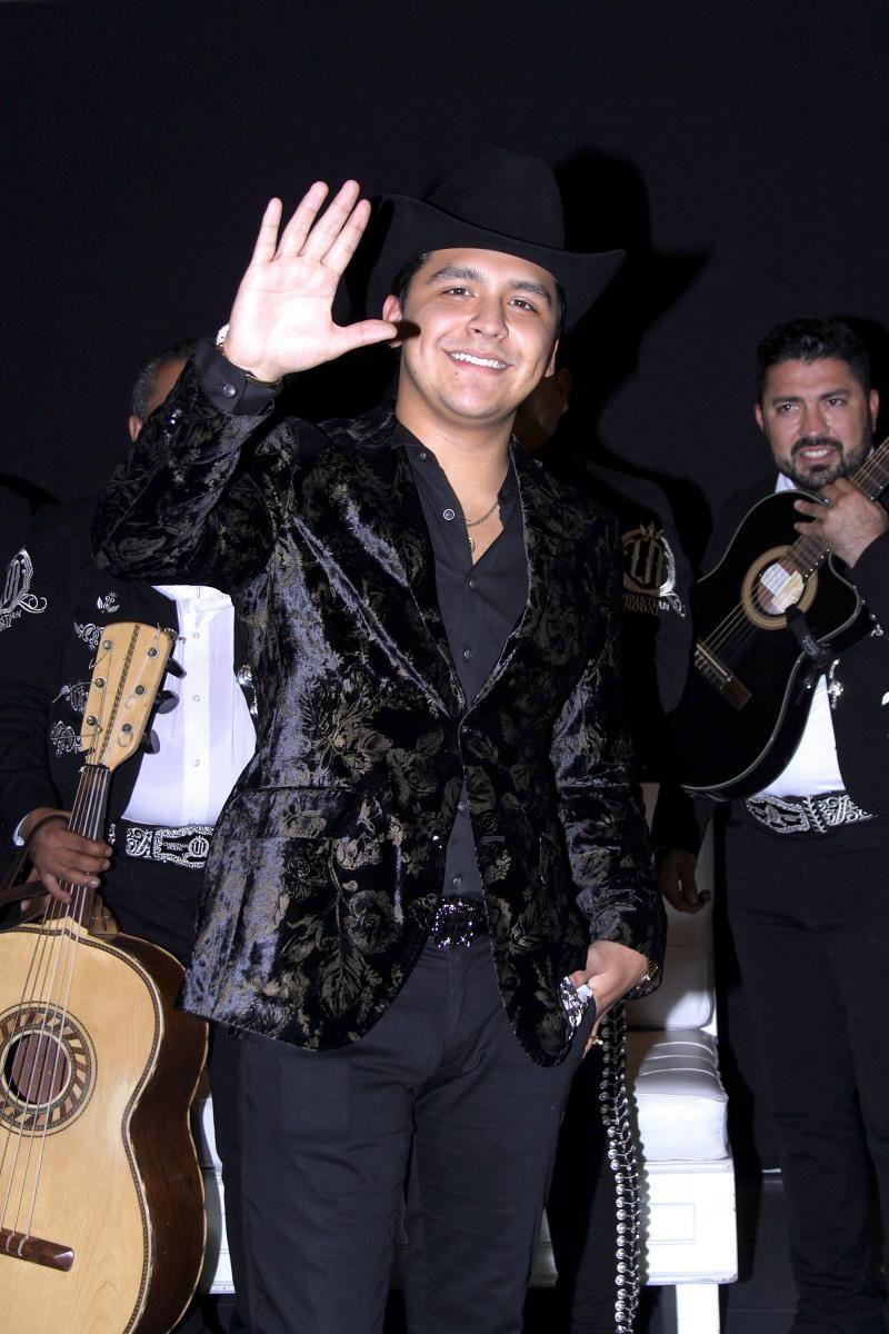 Christian Nodal Wallpapers - Wallpaper Cave