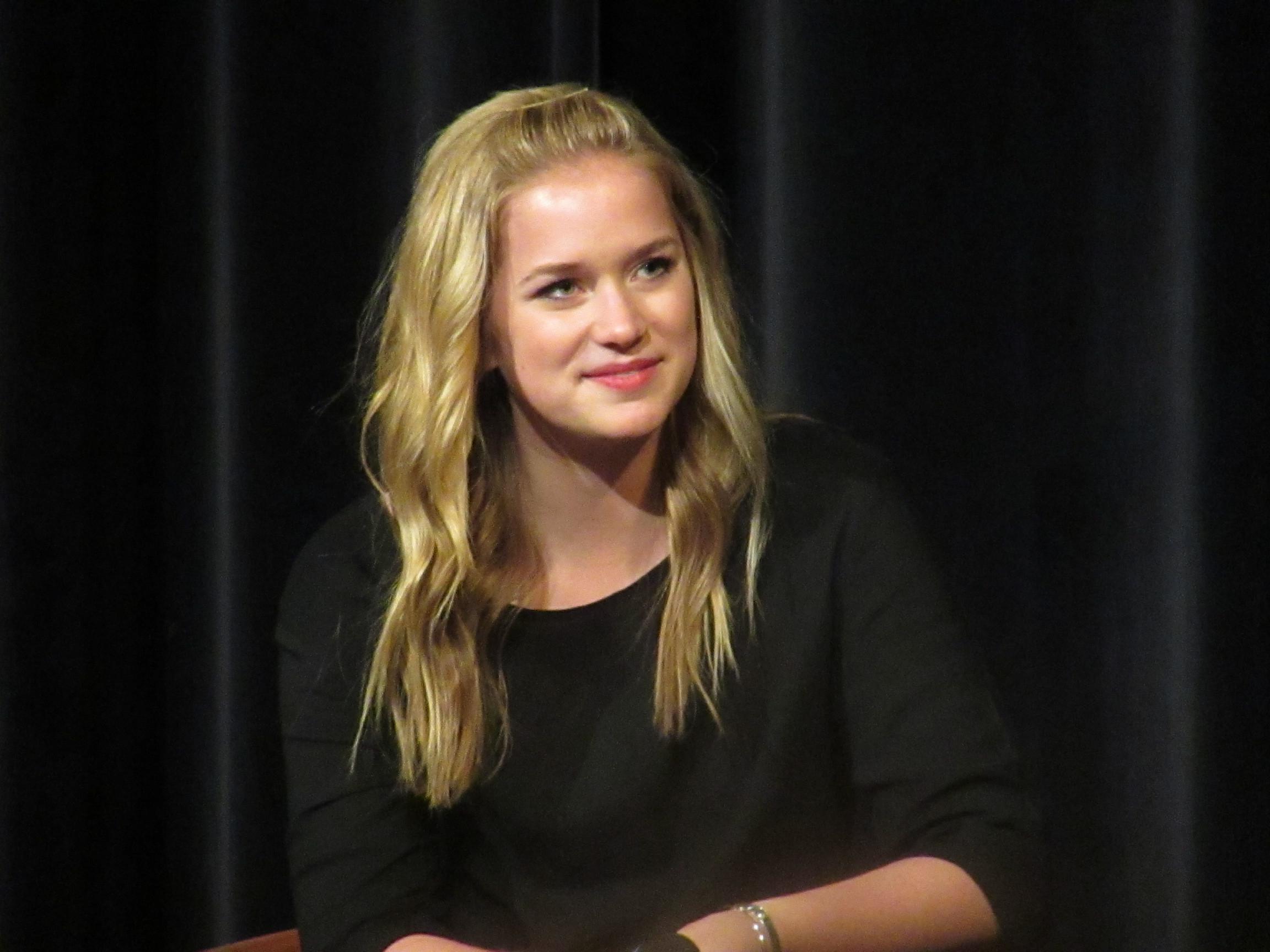 Elizabeth Dean Lail Wallpapers - Wallpaper Cave