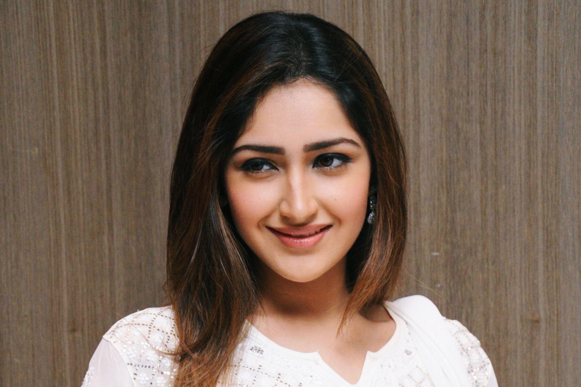 Sayyeshaa Wallpapers - Wallpaper Cave
