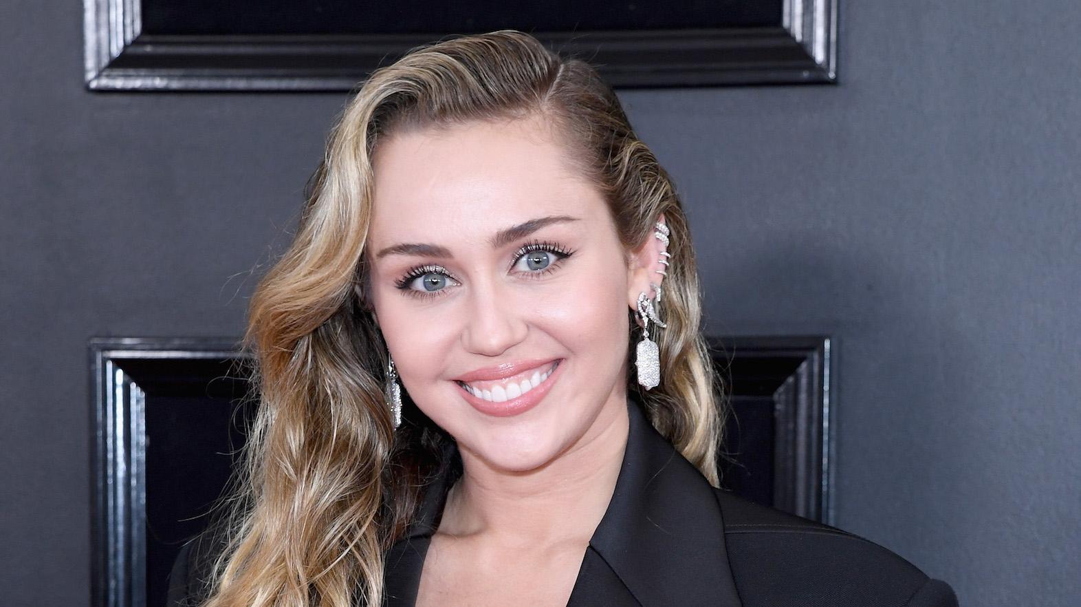 Miley Cyrus Mother's Daughter Wallpapers - Wallpaper Cave