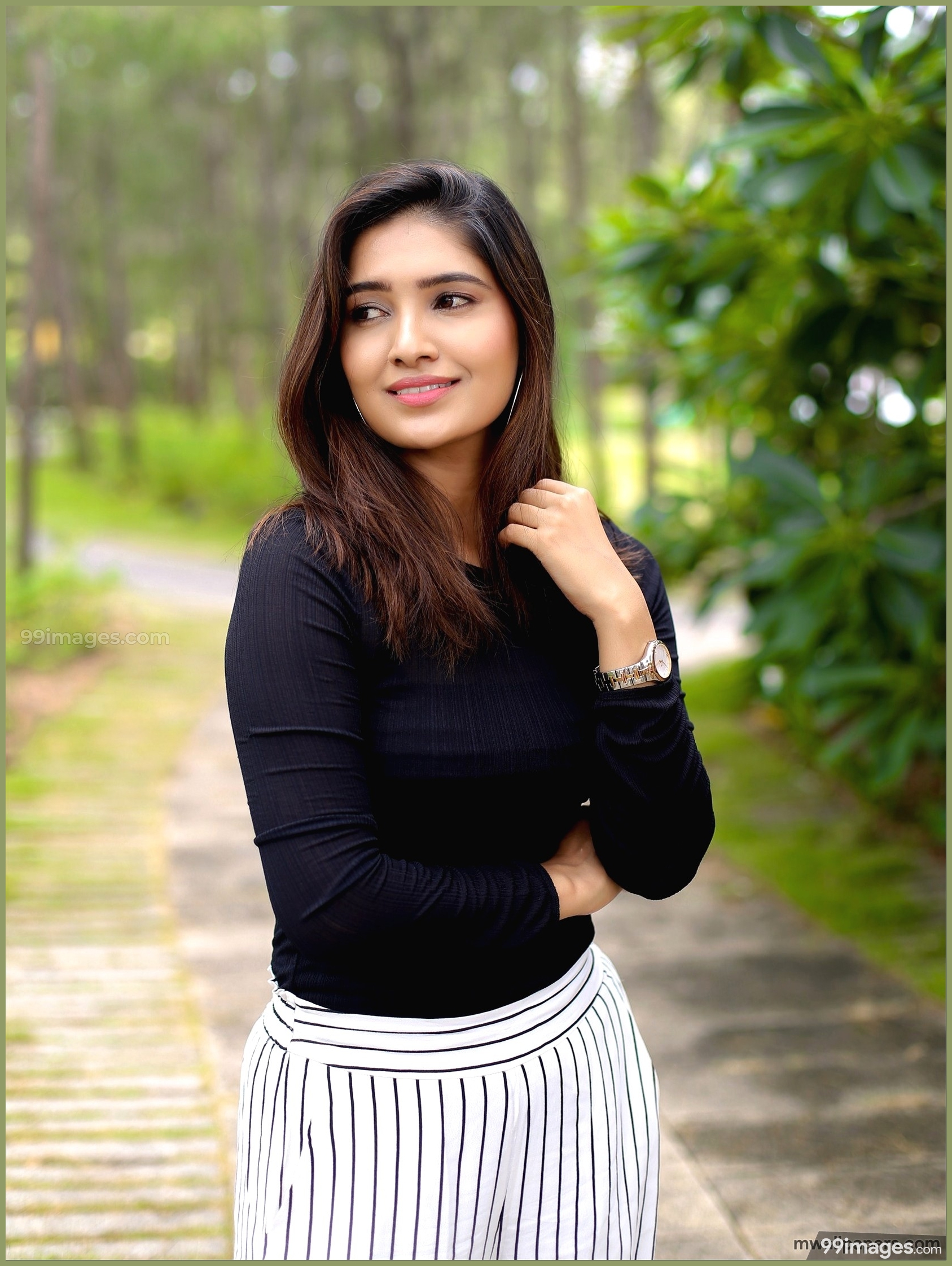 Vani Bhojan Wallpapers - Wallpaper Cave