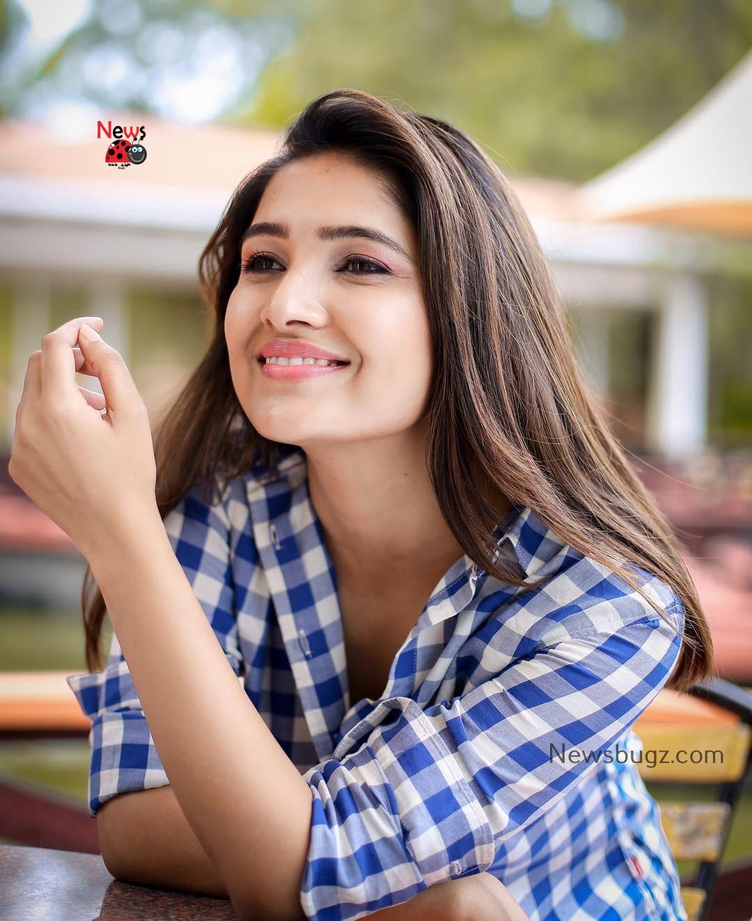 Vani Bhojan Wallpapers - Wallpaper Cave