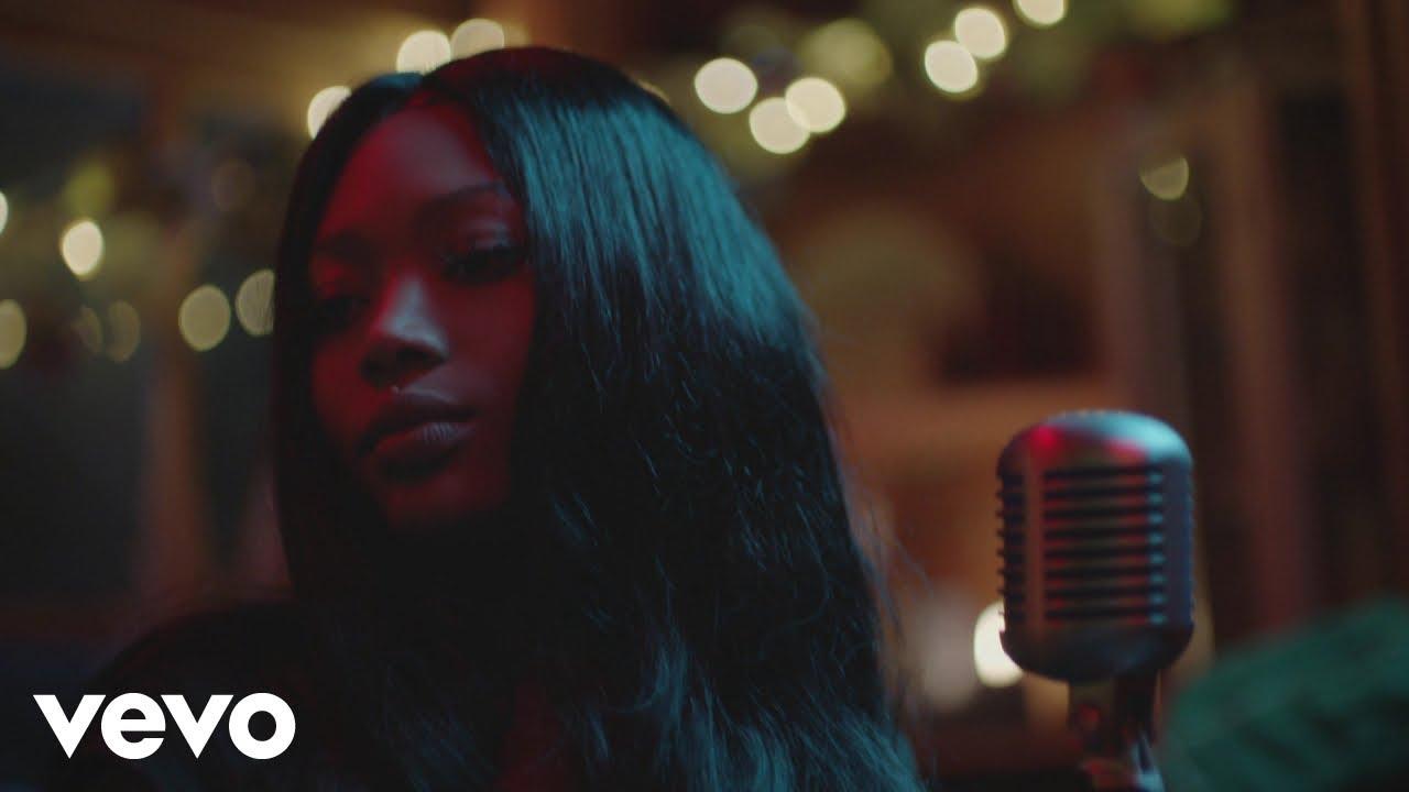 Summer Walker Playing Games Wallpapers - Wallpaper Cave