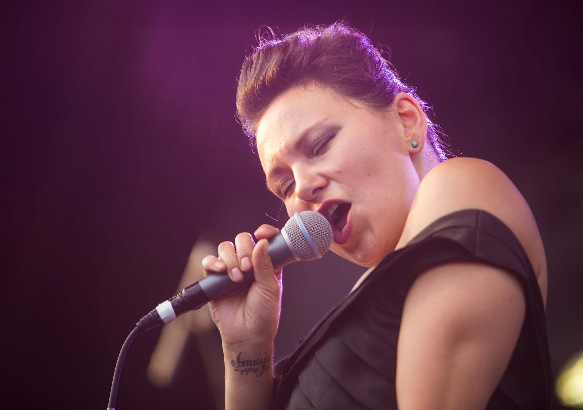Tanya Tagaq Snowblind Wallpapers - Wallpaper Cave Tanya Tagaq Snowblind Wallpapers - Wallpaper Cave