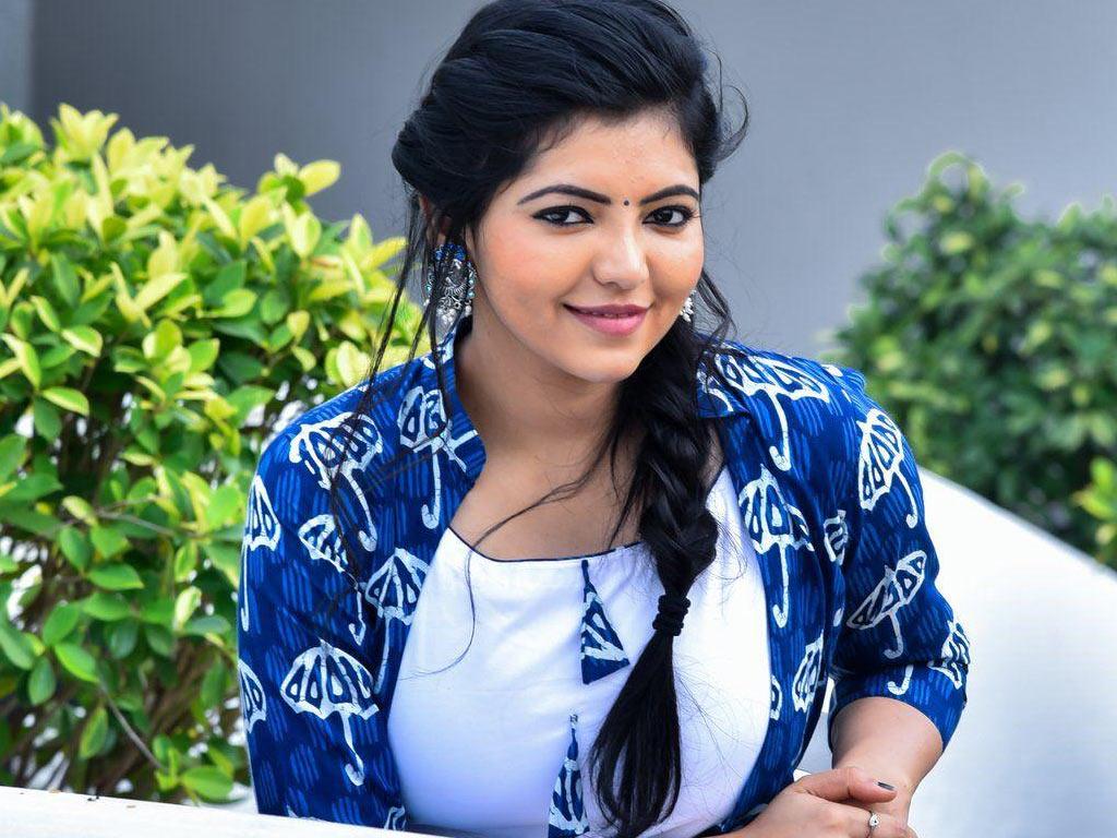 Athulya Ravi Wallpapers - Wallpaper Cave