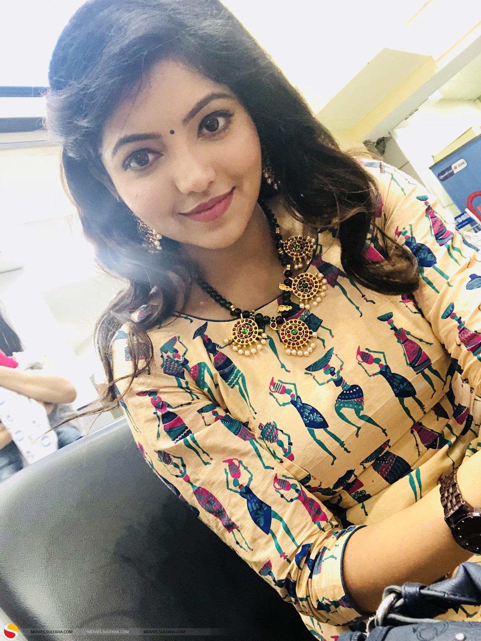 Athulya Ravi Wallpapers - Wallpaper Cave