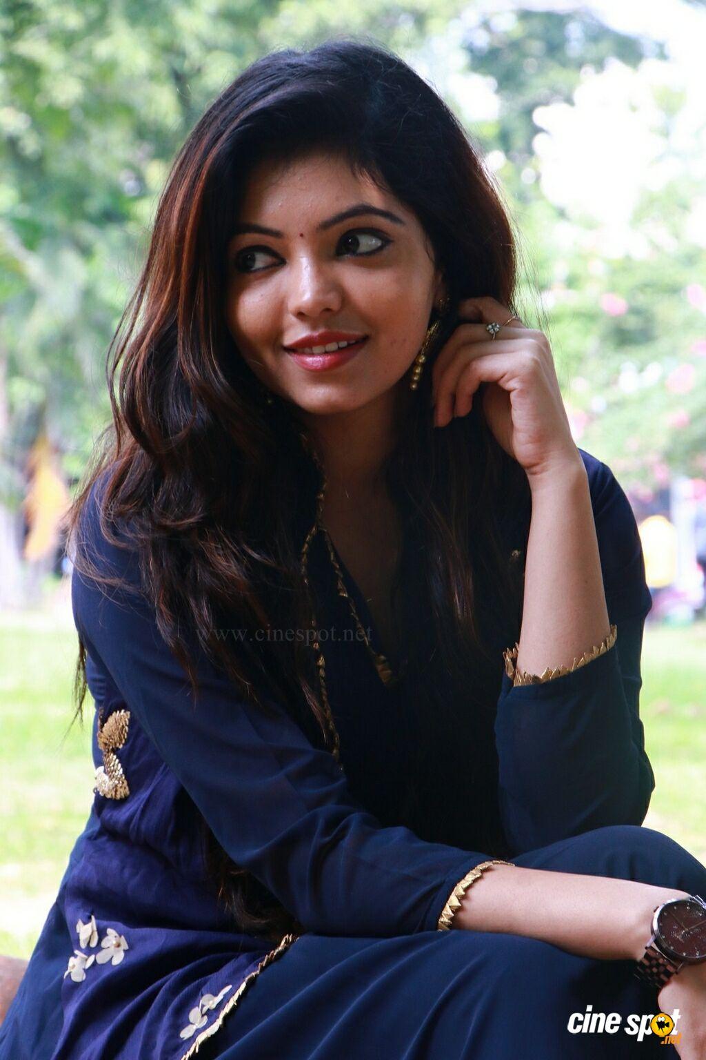 Athulya Ravi Wallpapers - Wallpaper Cave