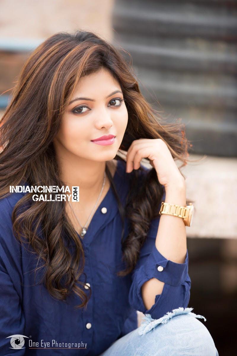Athulya Ravi Wallpapers - Wallpaper Cave