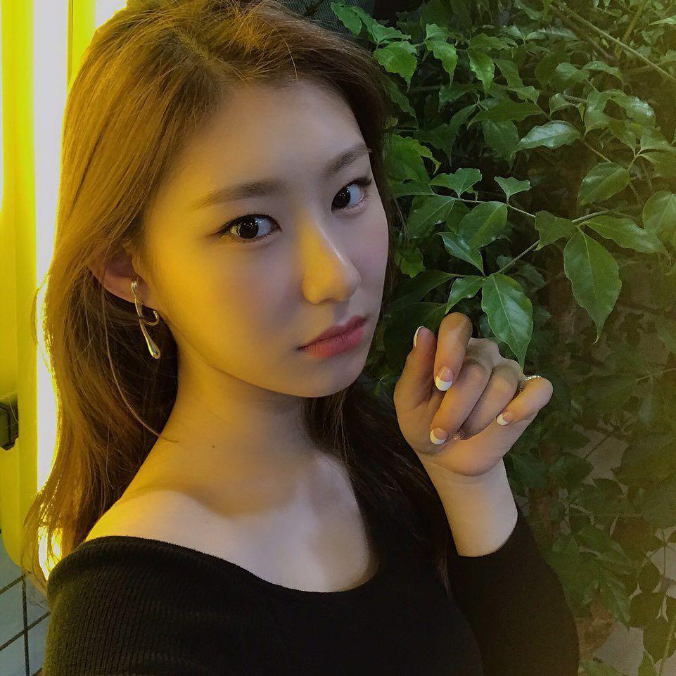 Lee Chae-ryeong Wallpapers - Wallpaper Cave