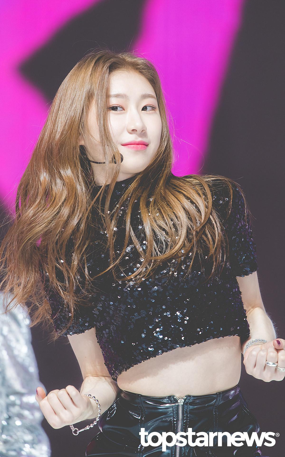 Lee Chae-ryeong Wallpapers - Wallpaper Cave