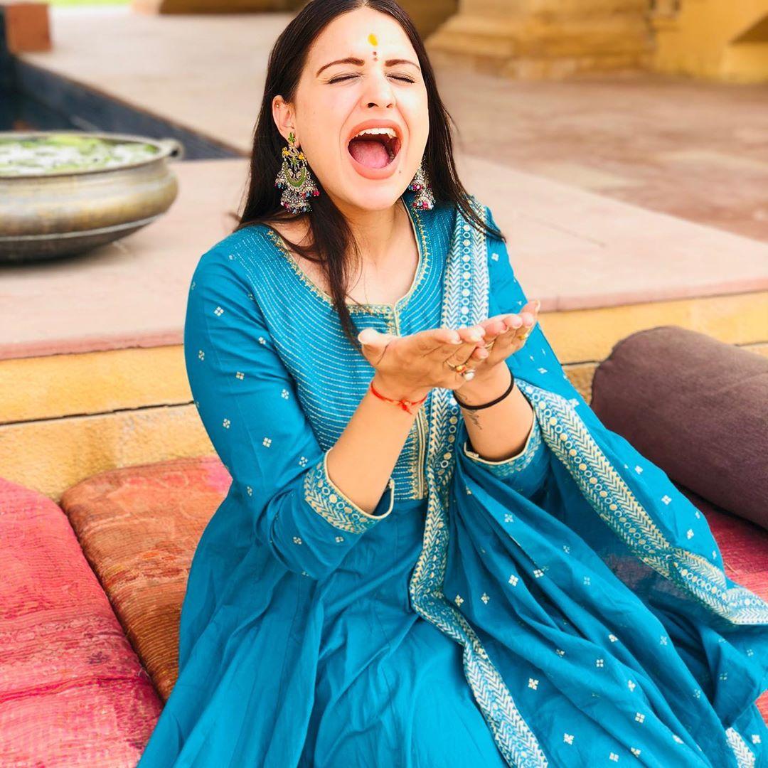 Himanshi Khurana Wallpapers - Wallpaper Cave