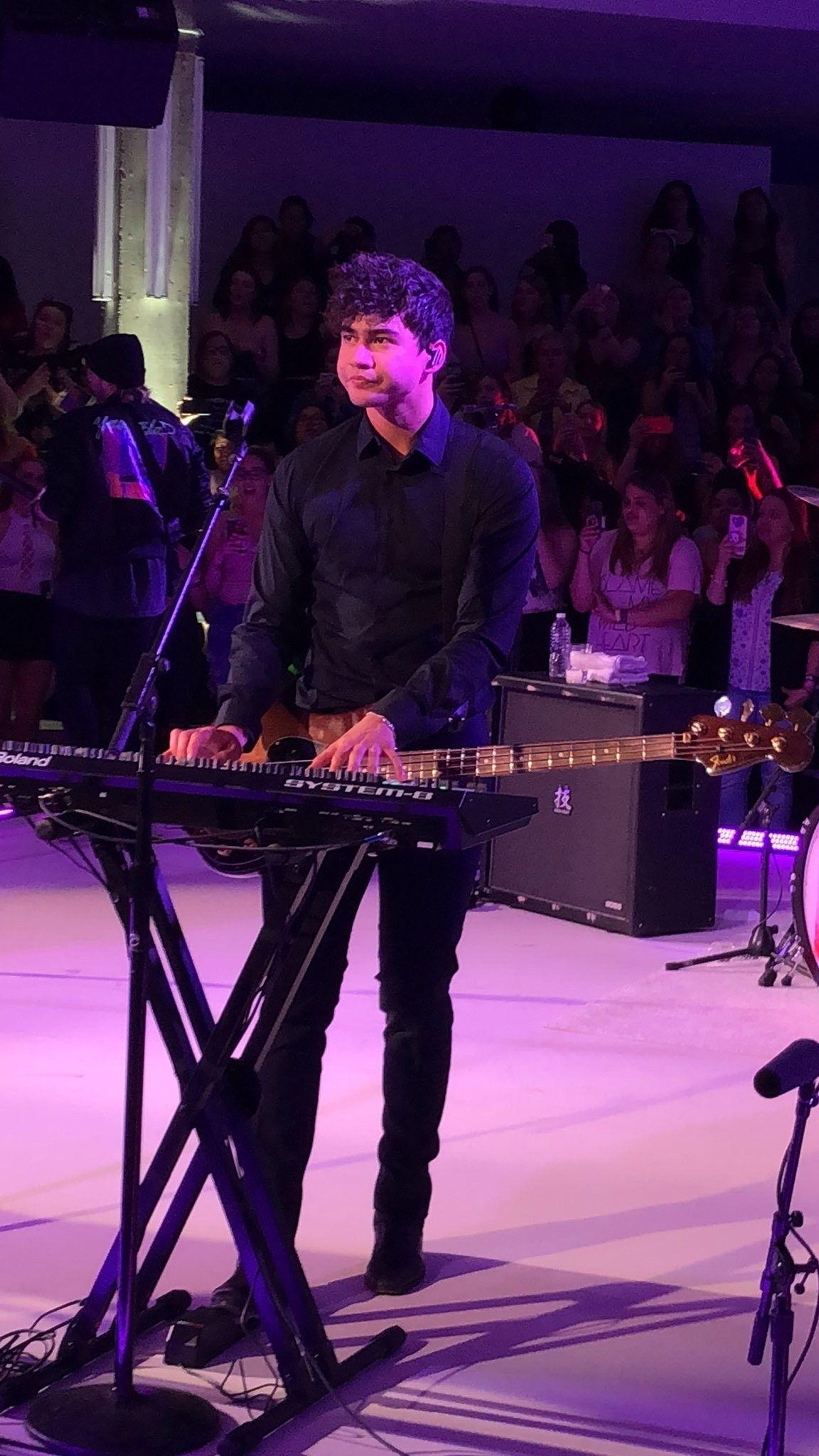 Calum Hood Wallpapers - Wallpaper Cave