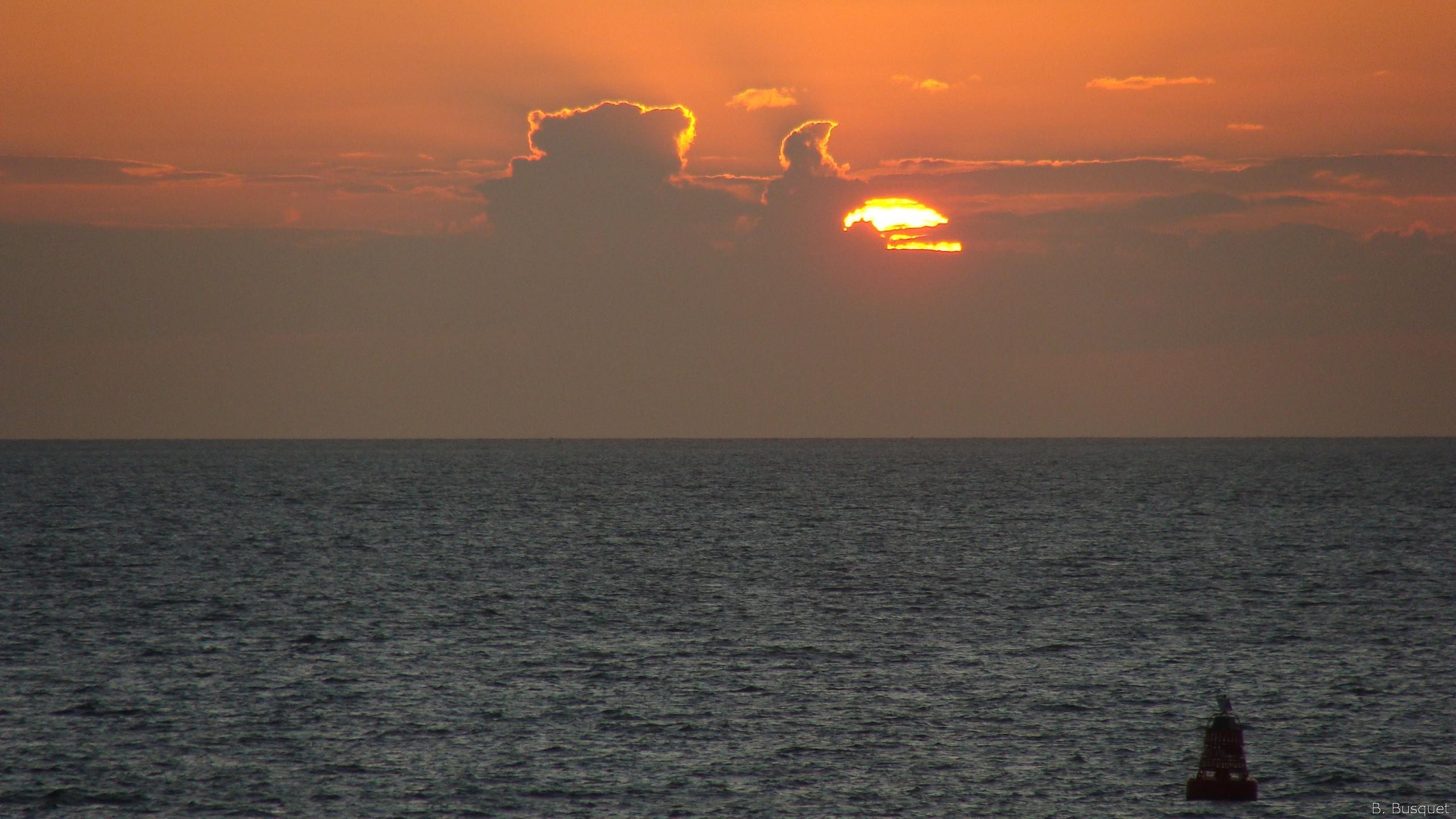 Hiding Sun Wallpapers - Wallpaper Cave