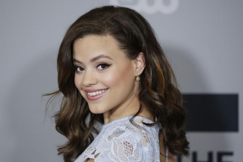 Sarah Jeffery Queen Of Mean Wallpapers - Wallpaper Cave