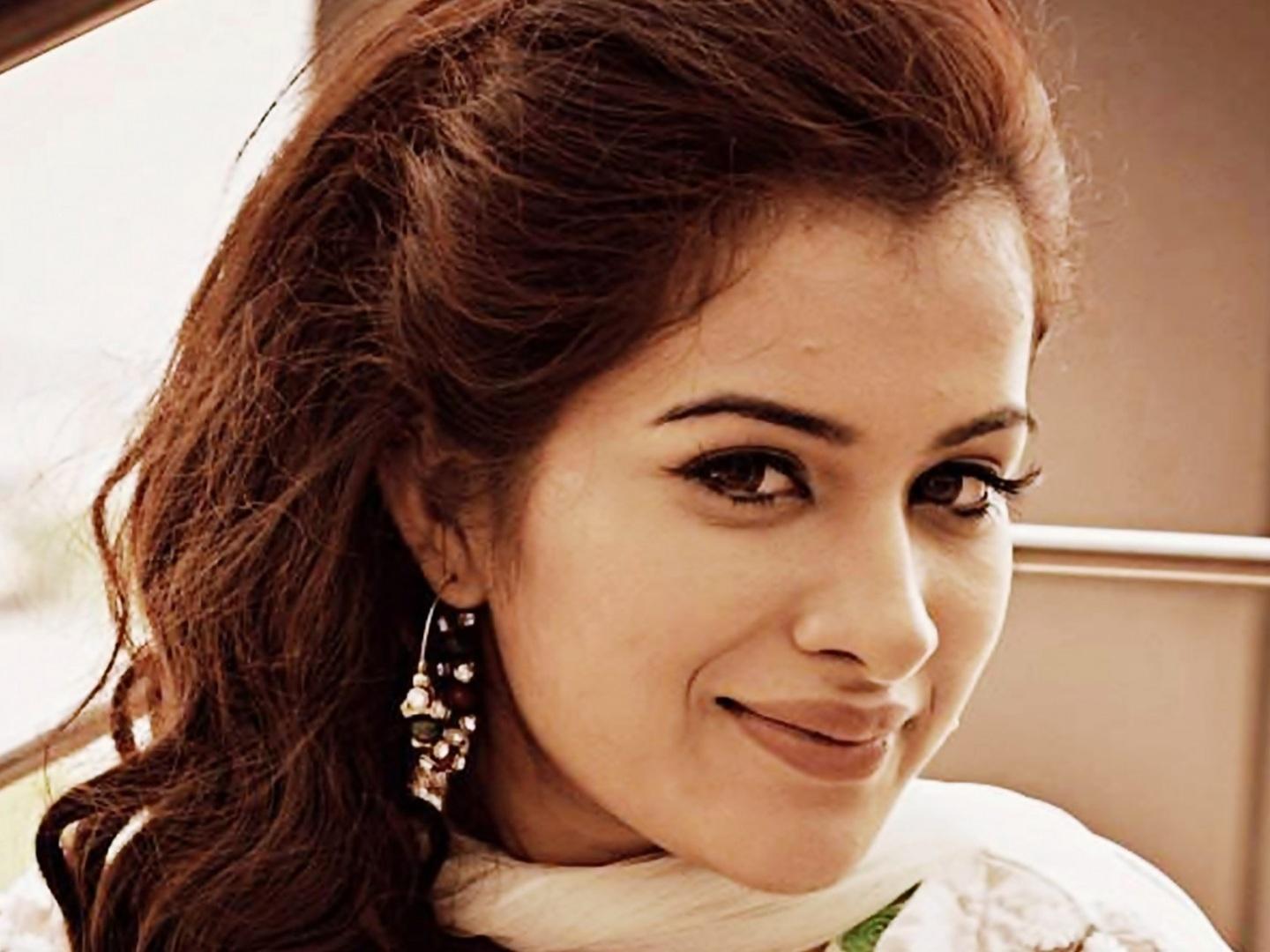 Sara Gurpal Wallpapers - Wallpaper Cave