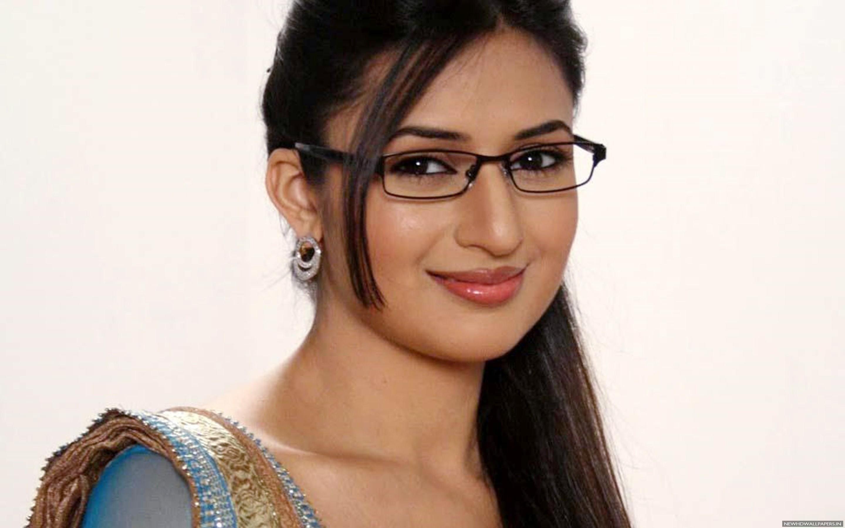 Divyanka Tripathi Wallpapers - Wallpaper Cave