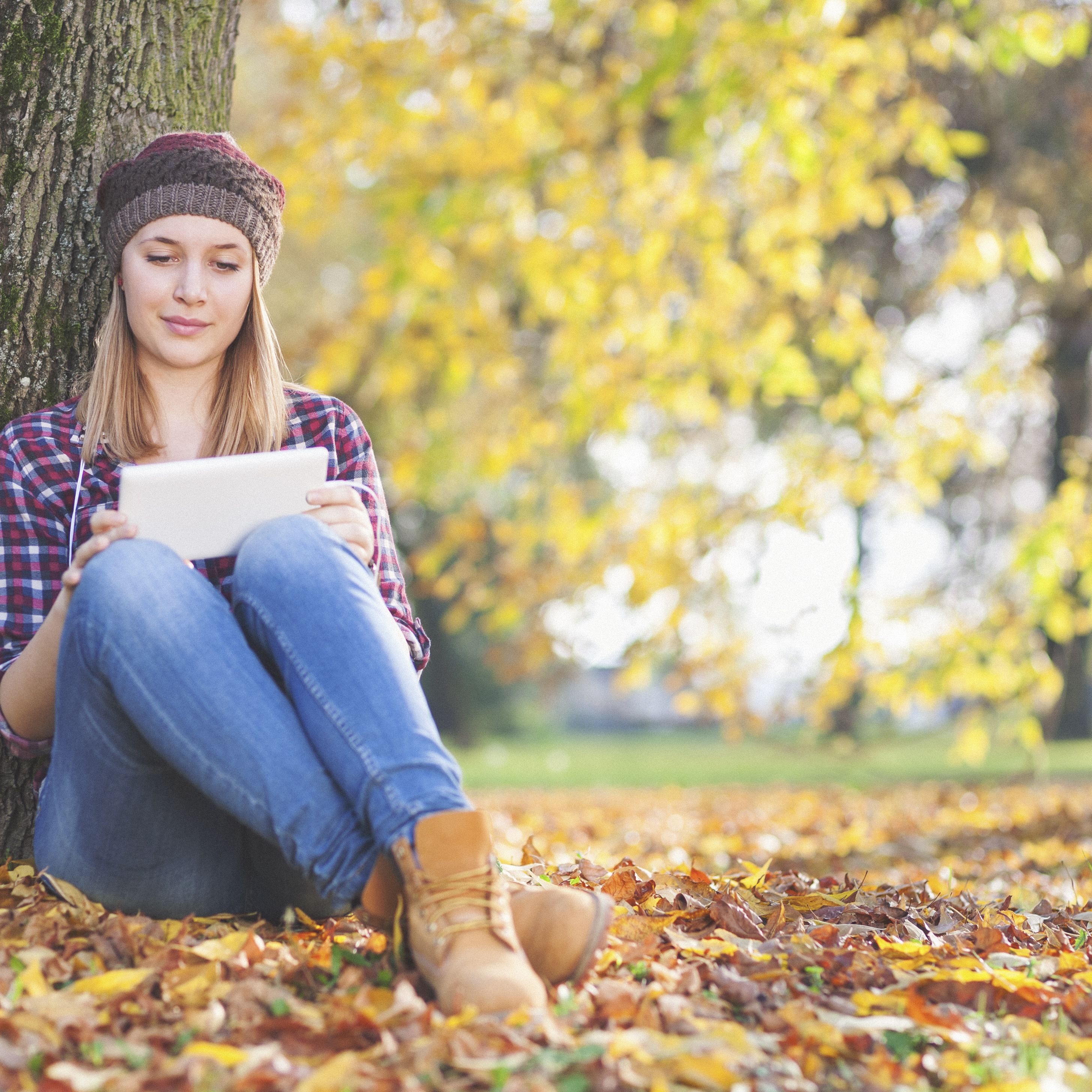 Girl Autumn Field Wallpapers - Wallpaper Cave