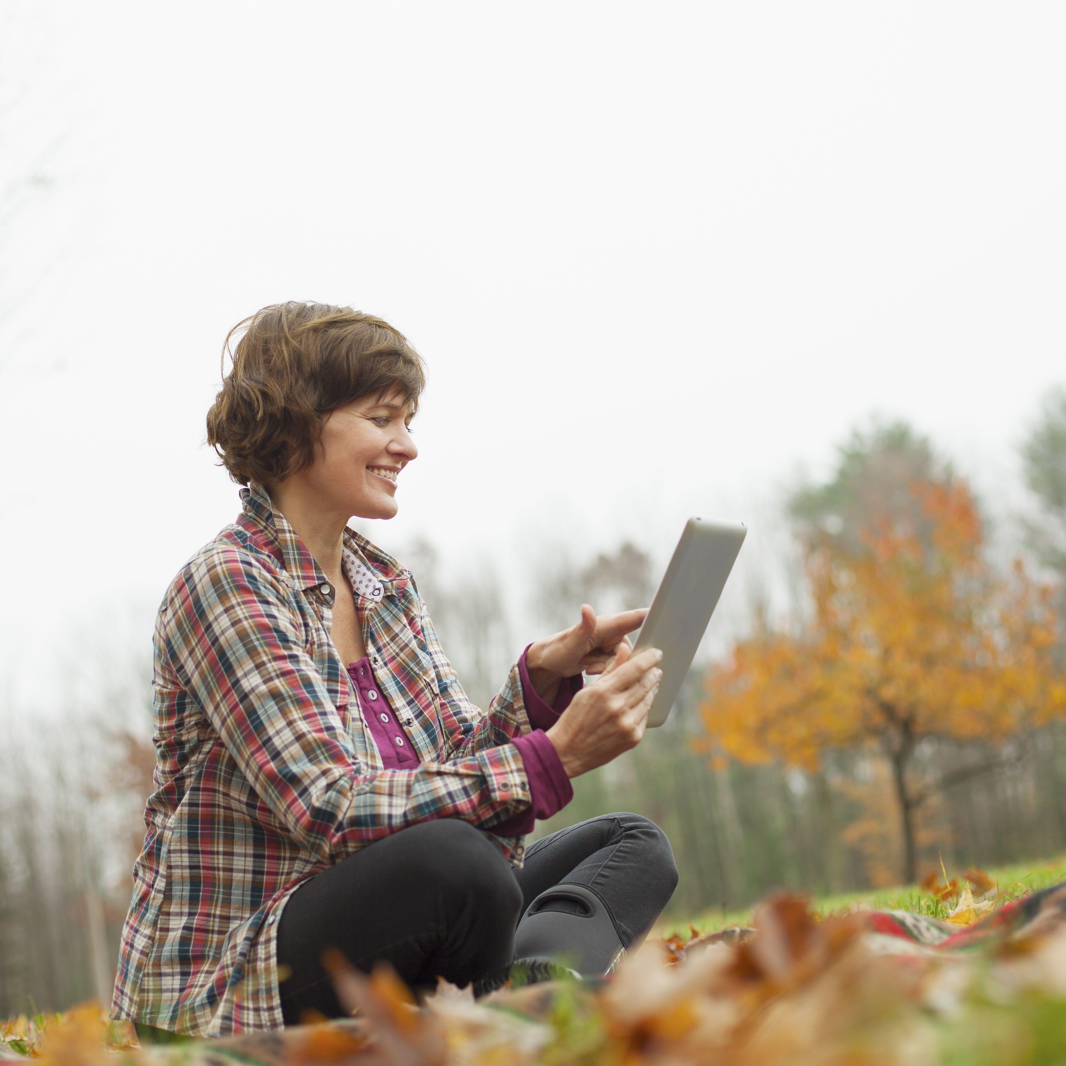 Girl Autumn Field Wallpapers - Wallpaper Cave