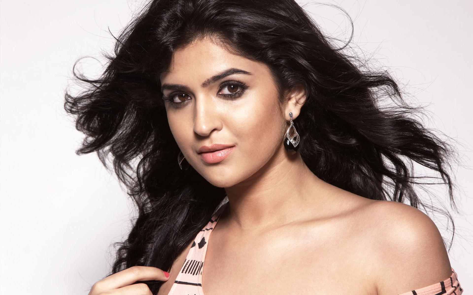 Deeksha Seth Wallpapers - Wallpaper Cave