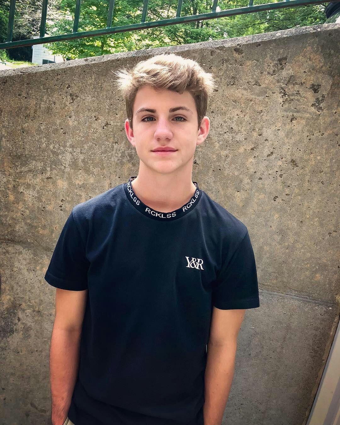Pin By Juli On Boys Dp Tumblr Boys Cute Boys Images Cute White Boys
