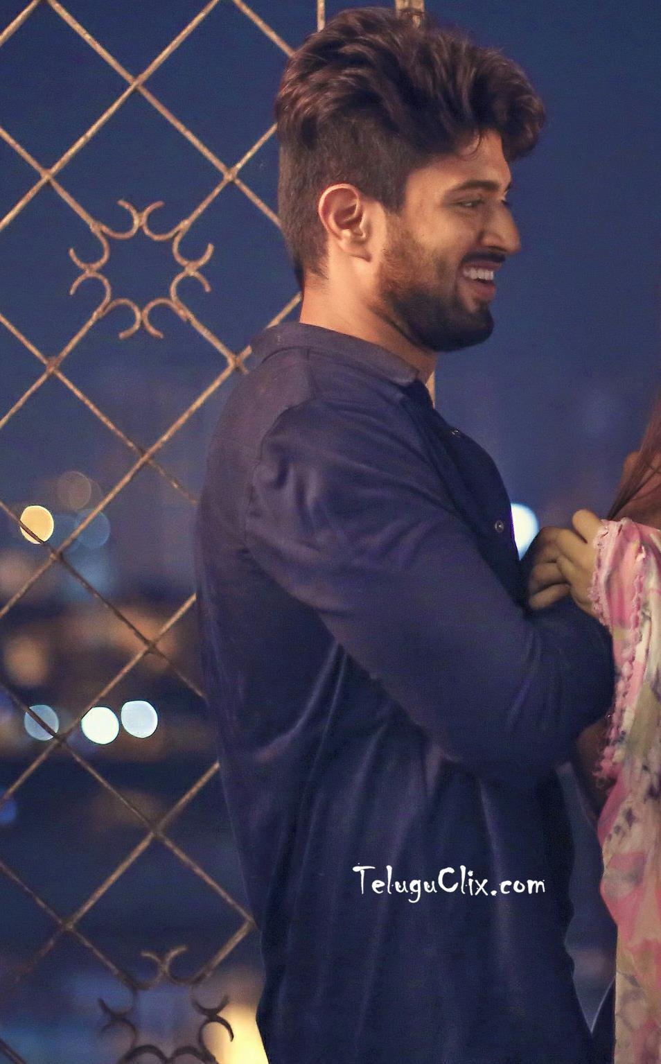 Taxiwala Wallpapers - Wallpaper Cave