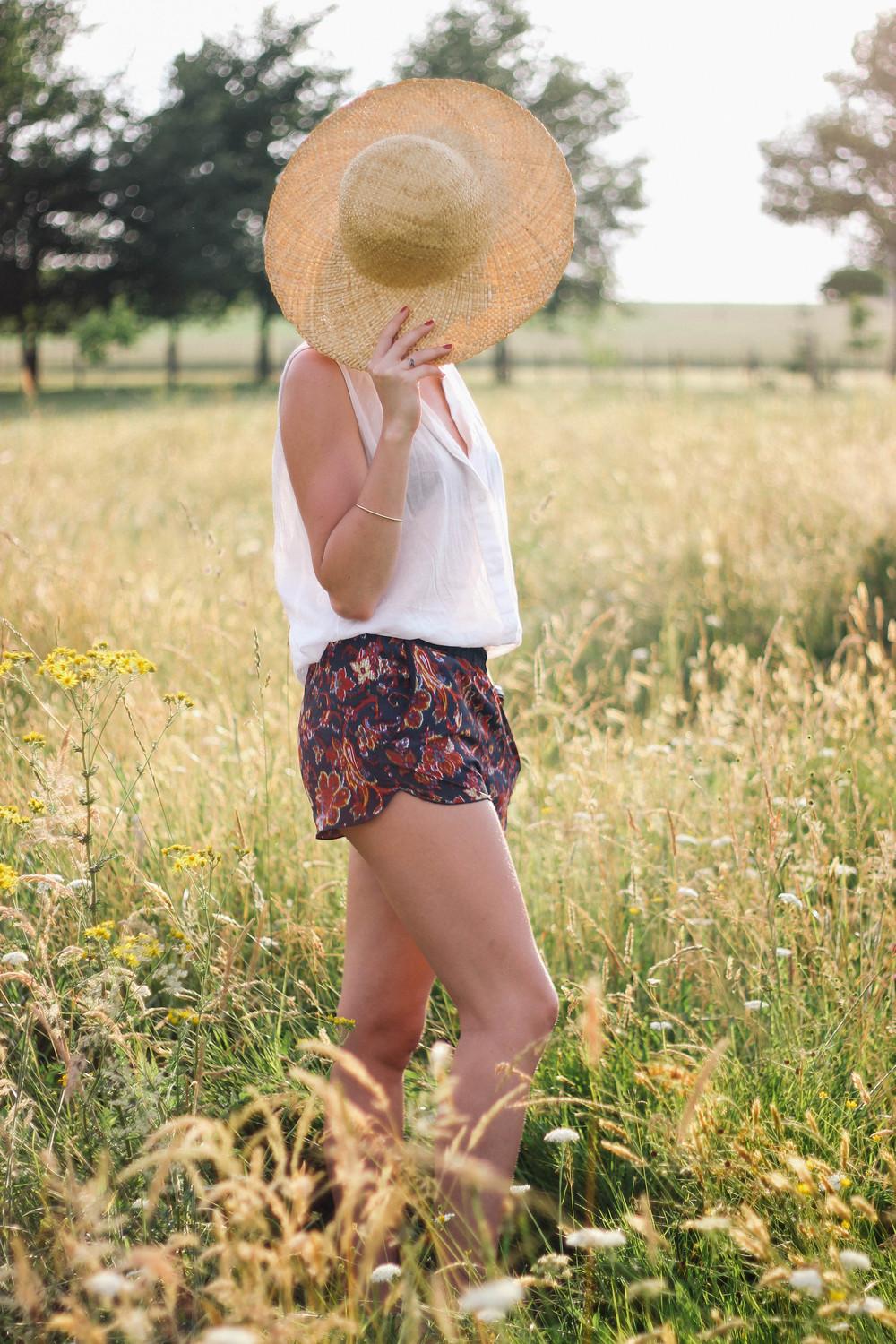 Boho Girl In Field Wallpapers - Wallpaper Cave