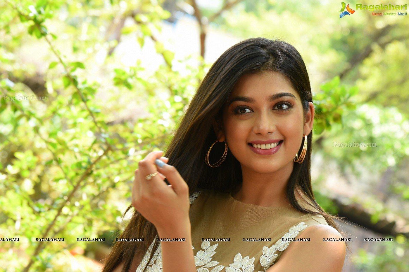 Digangana Suryavanshi Wallpapers - Wallpaper Cave