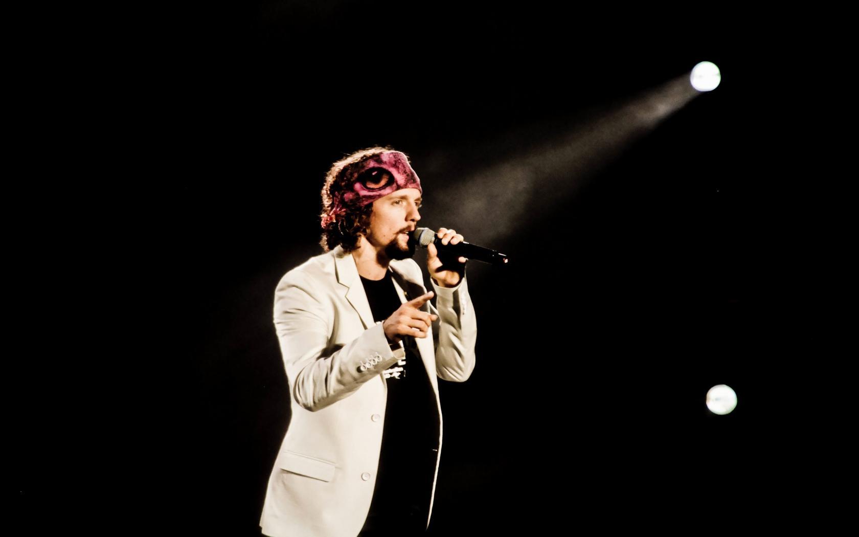 Vocalist Wallpapers - Wallpaper Cave