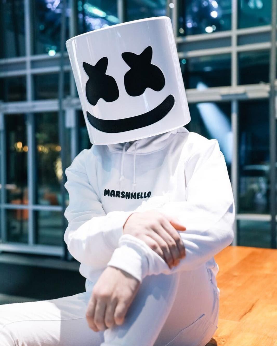 Mello Tools Wallpaper