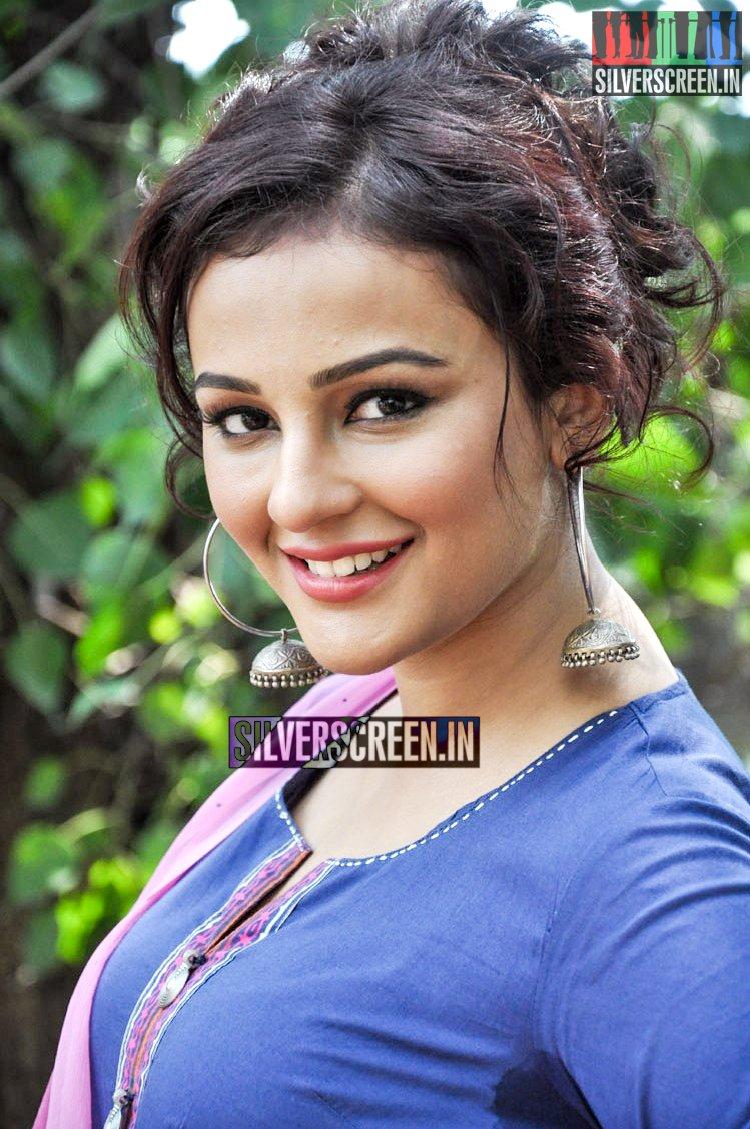 Seerat Kapoor Wallpapers - Wallpaper Cave
