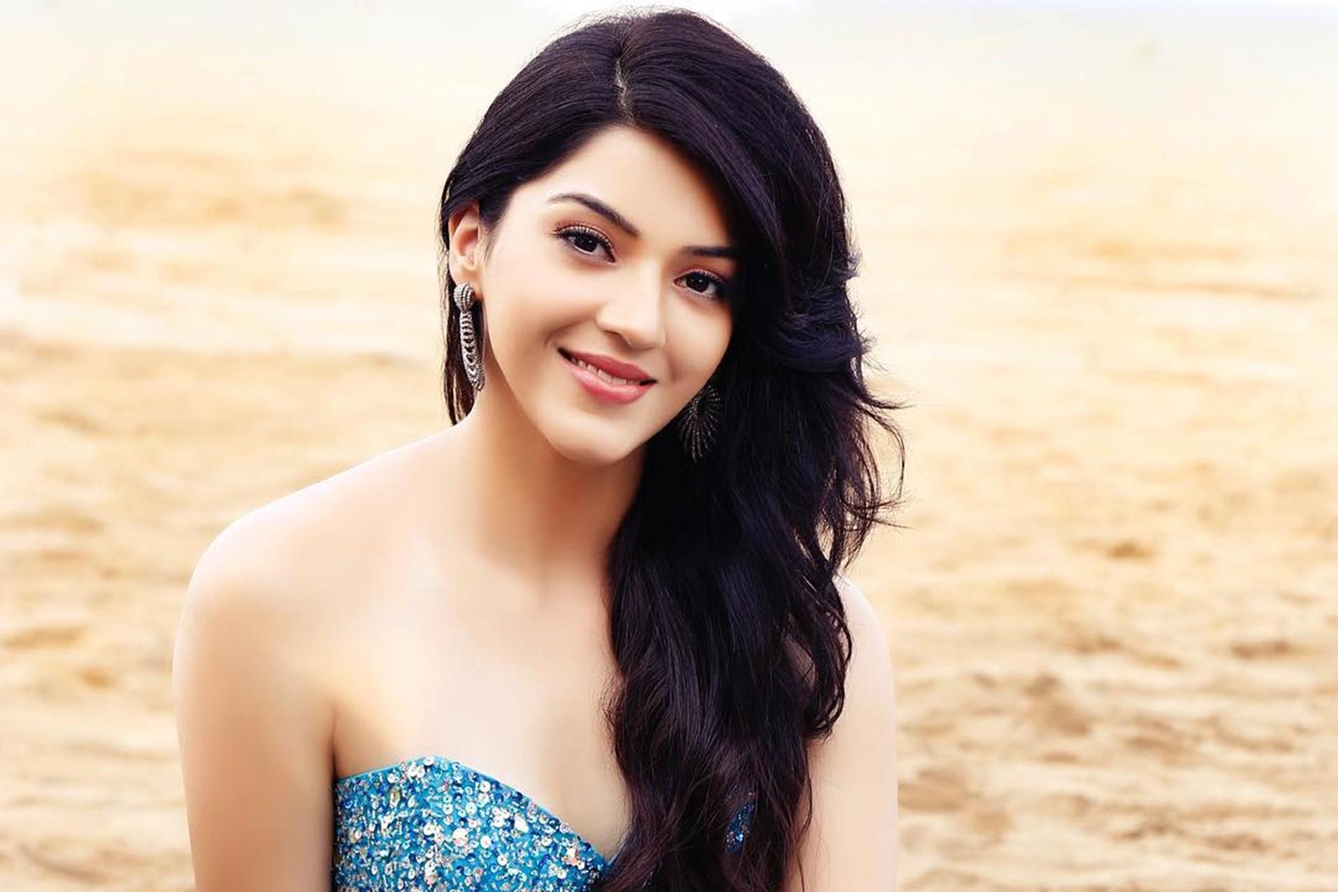 Mehreen Pirzada Wallpapers - Wallpaper Cave