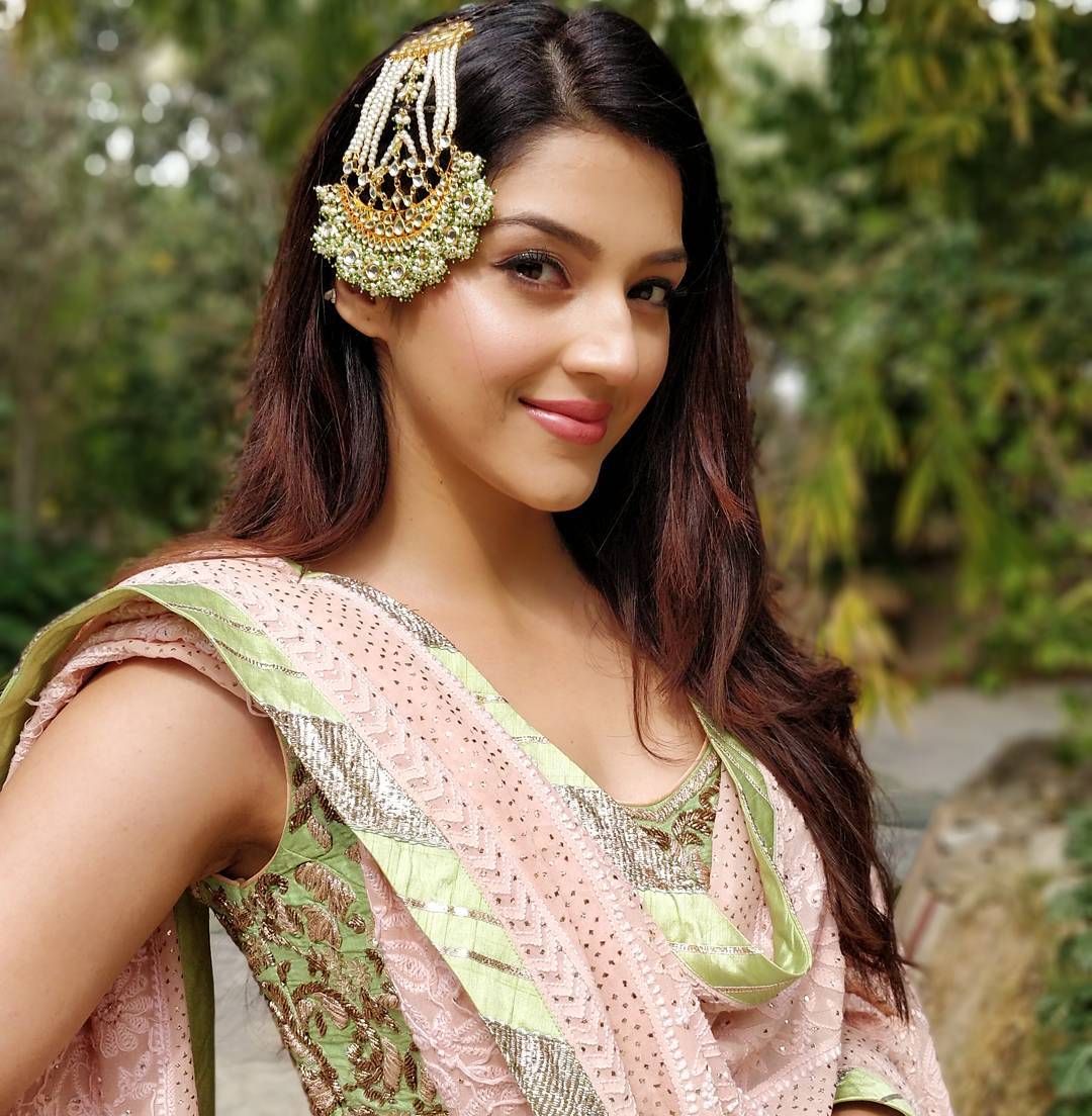 Mehreen Pirzada HD Mobile Wallpapers - Wallpaper Cave