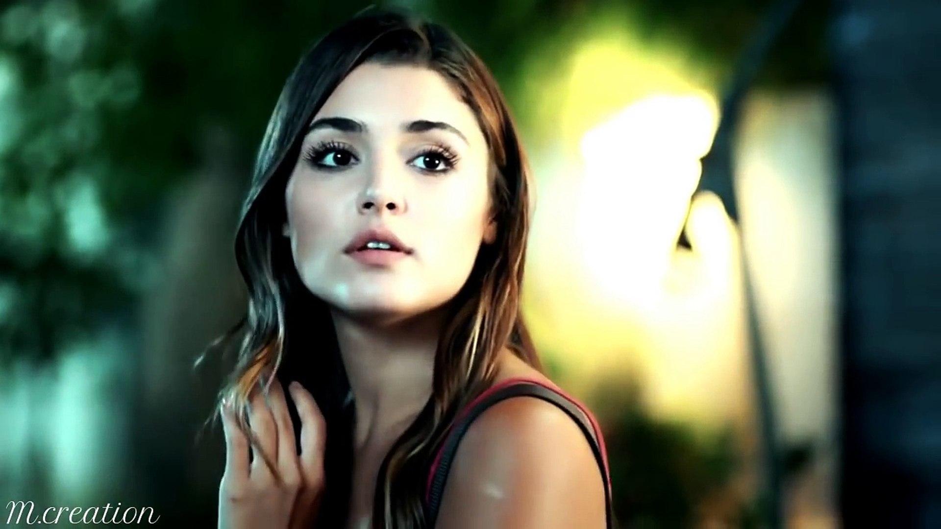 Hande Erçel HD Desktop Wallpapers - Wallpaper Cave