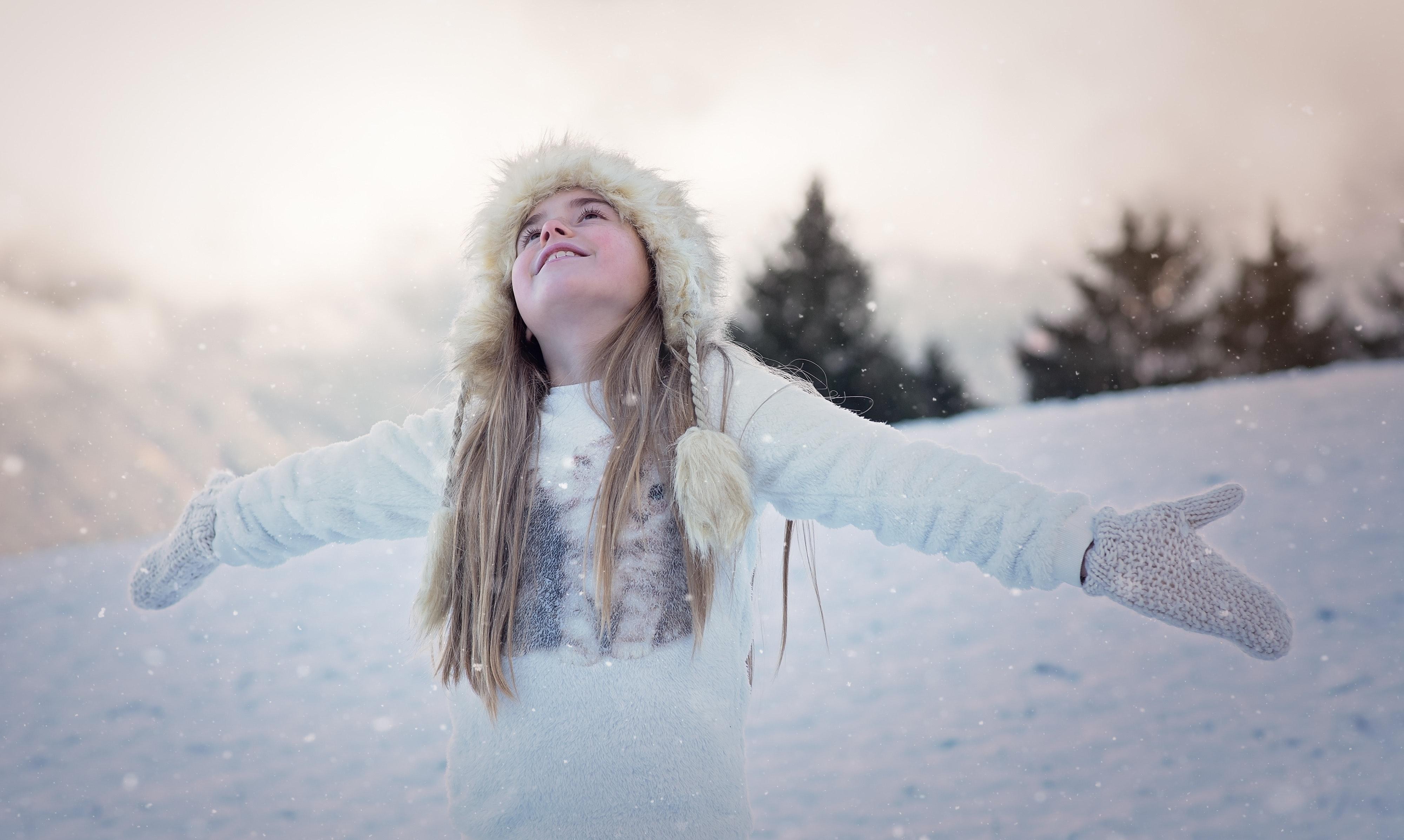 Winter Girls Hidden Wallpapers - Wallpaper Cave