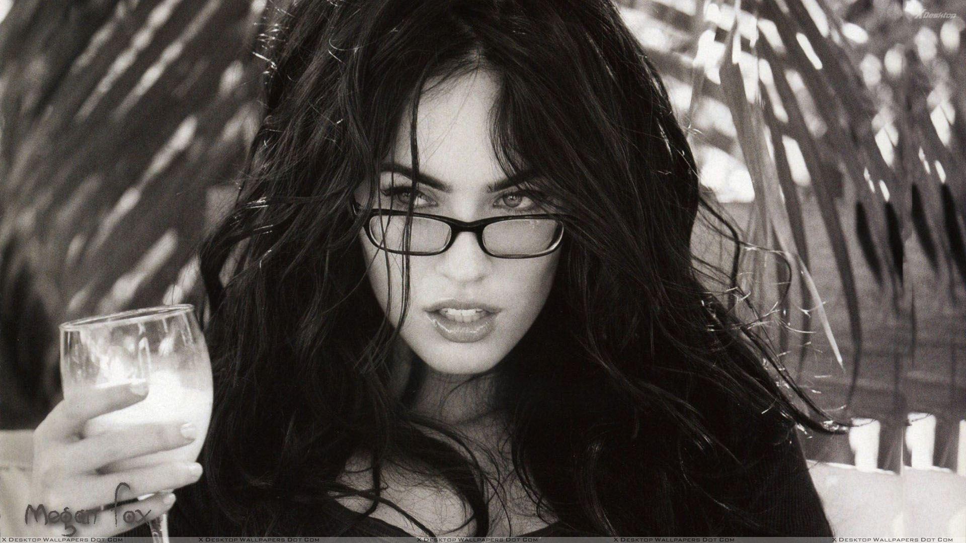 Desktop Wallpaper Megan Fox