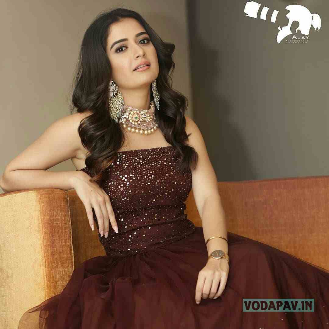 Ashika Ranganath Hd Wallpapers - Wallpaper Cave