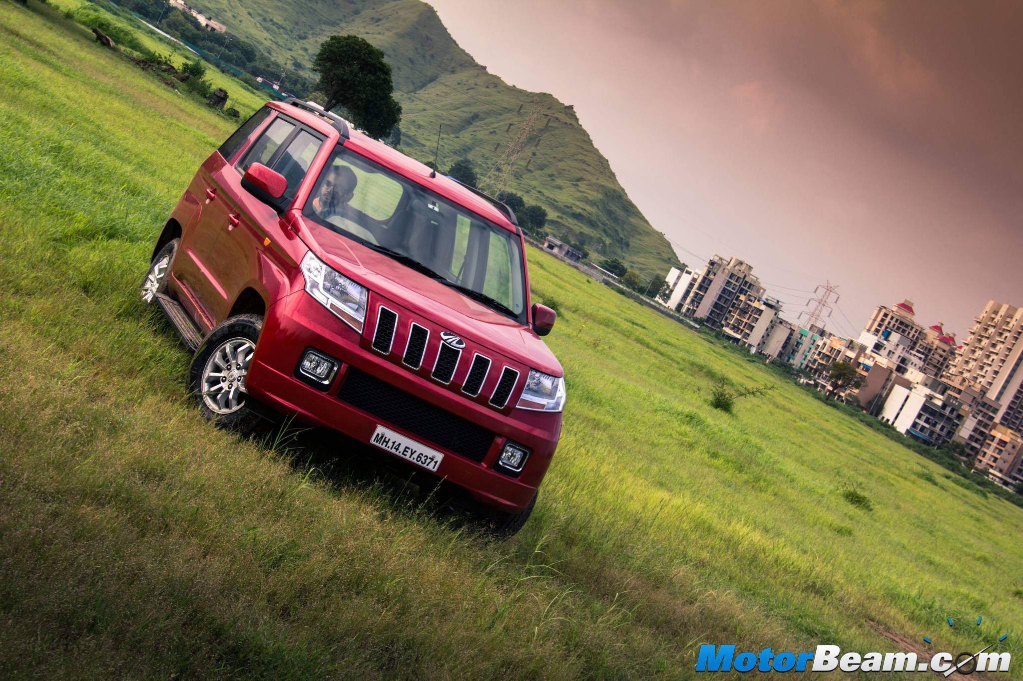 Mahindra TUV 300 Plus Wallpapers - Wallpaper Cave