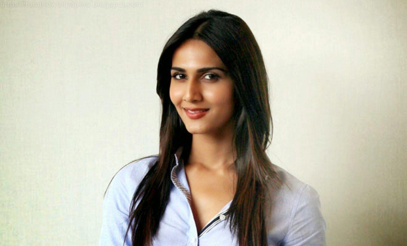 Vani Kapoor Desktop Wallpapers - Wallpaper Cave