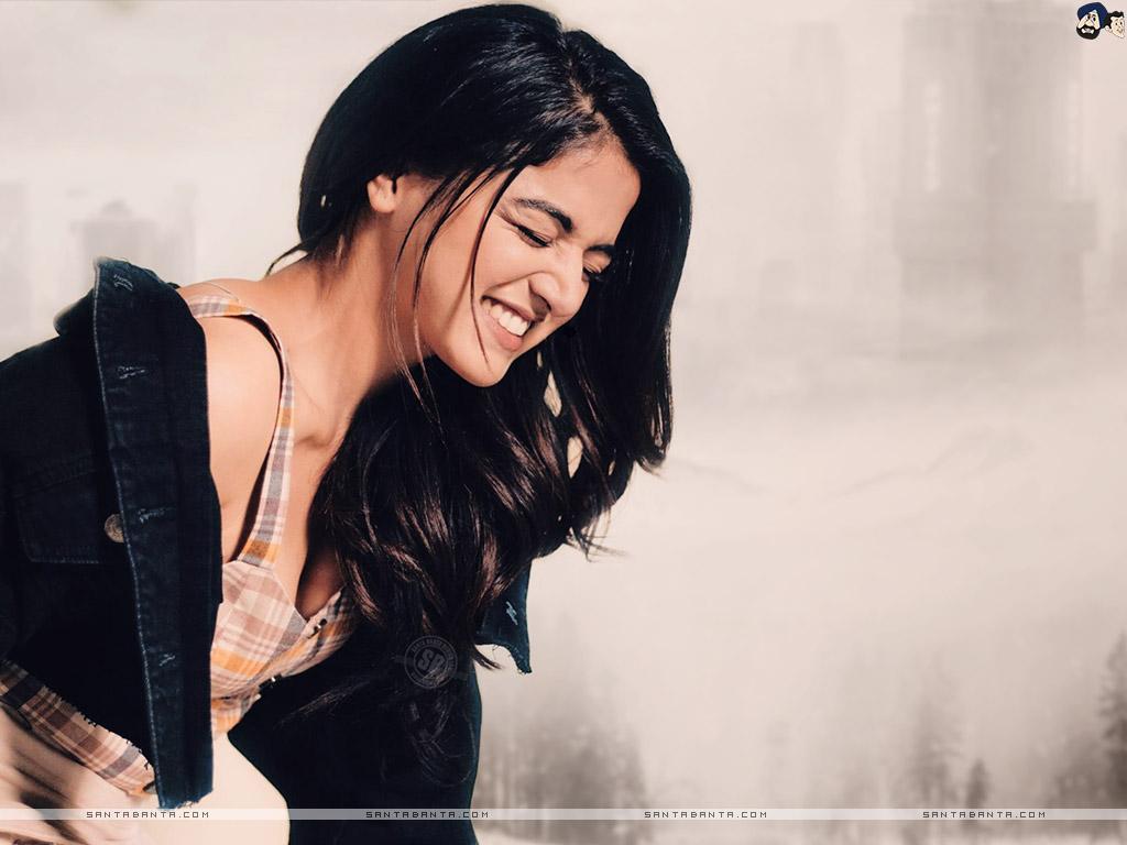 Wamiqa Gabbi Wallpapers - Wallpaper Cave