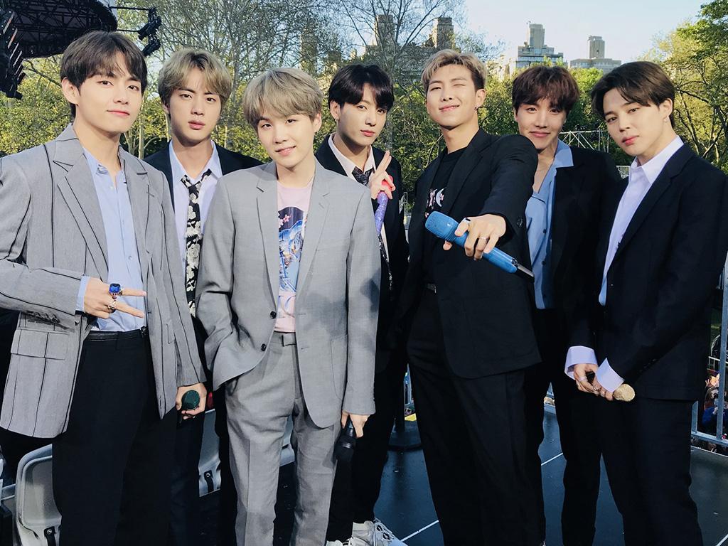 Jimin And Rose Wallpapers - Wallpaper Cave