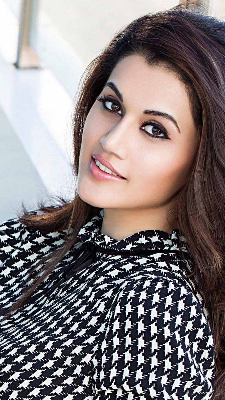 Beautiful Smiling Indian Actress Wallpapers - Wallpaper Cave