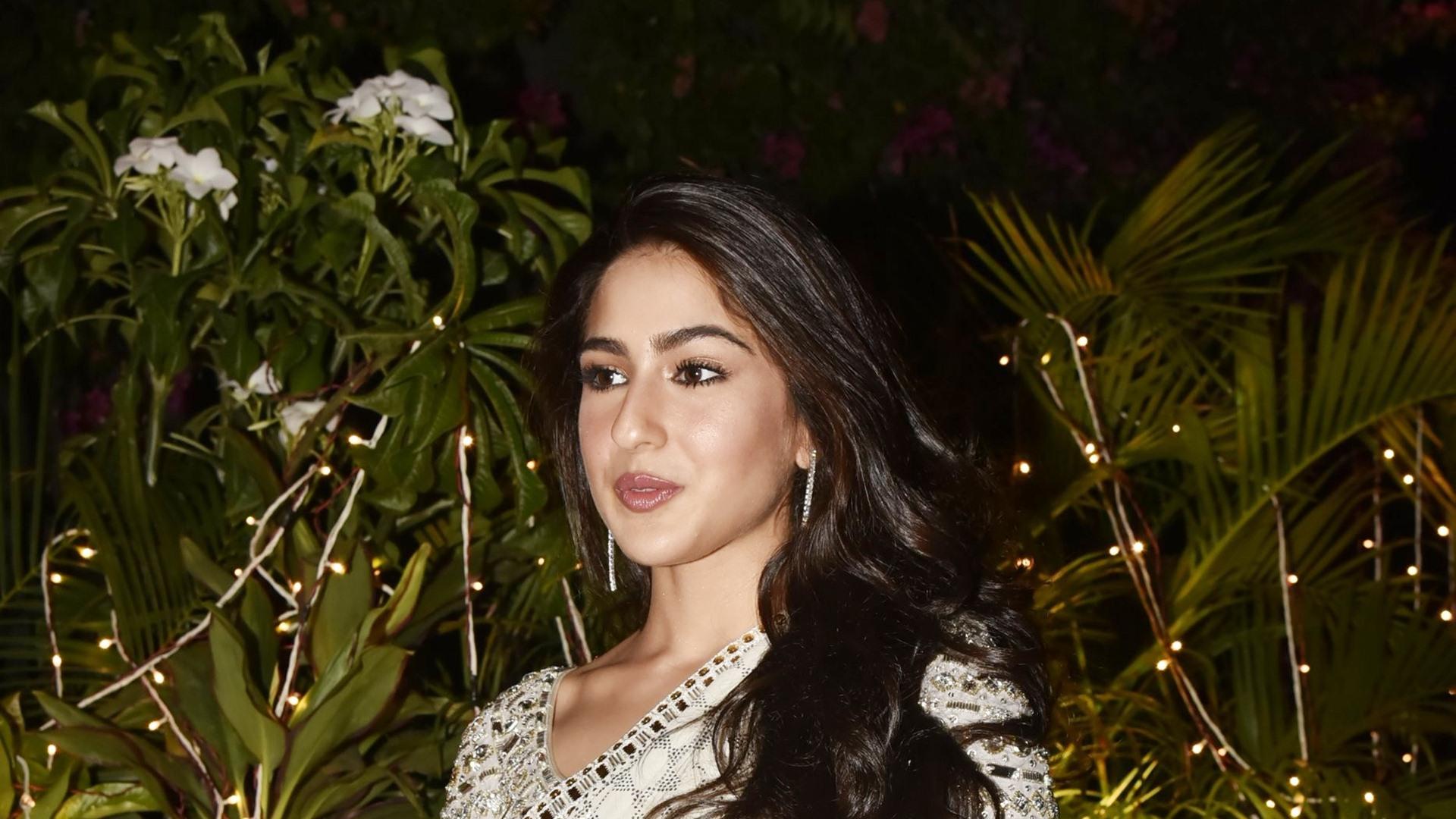 Sara Ali Khan HD Desktop Wallpapers - Wallpaper Cave